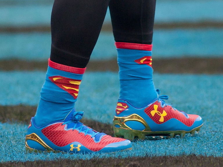 PHOTOS: NFL stars as superheroes | theScore.com