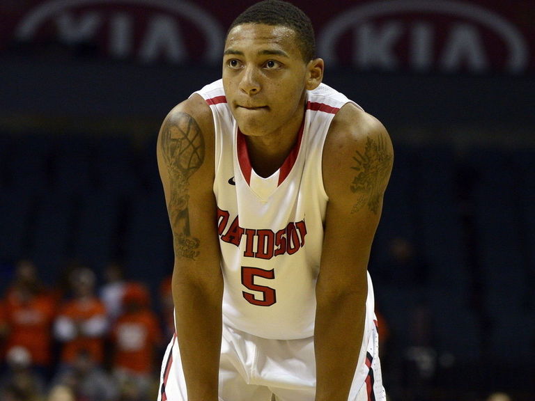 VIDEO: Davidson's Jordan Barham shows off his hops | theScore.com