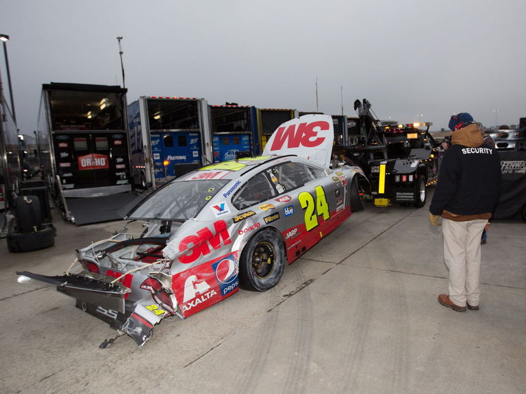 Gordon frustrated after crashing into wall without SAFER barrier ...
