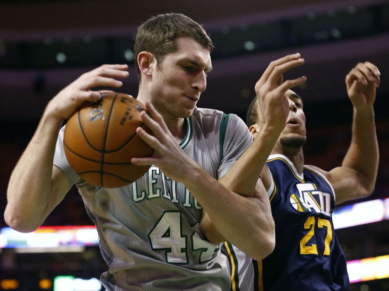 VIDEO: Zeller beats buzzer over outstretched Gobert, Celtics top Jazz ...