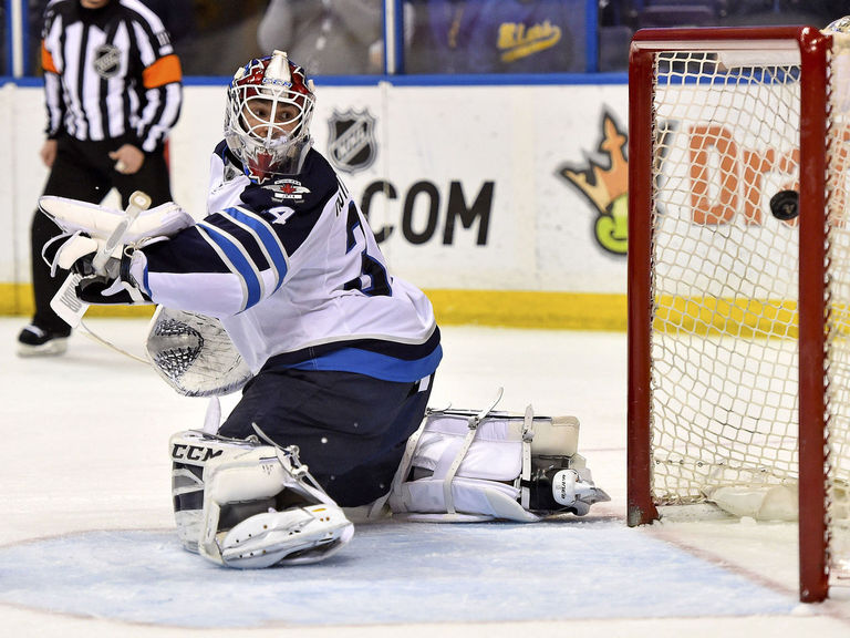 Predators chase Jets' Hutchinson with 3 goals on 7 shots | theScore.com