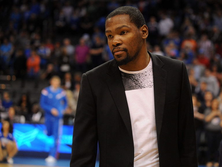 Durant undergoes successful bone graft surgery on foot, out 4-6 months ...