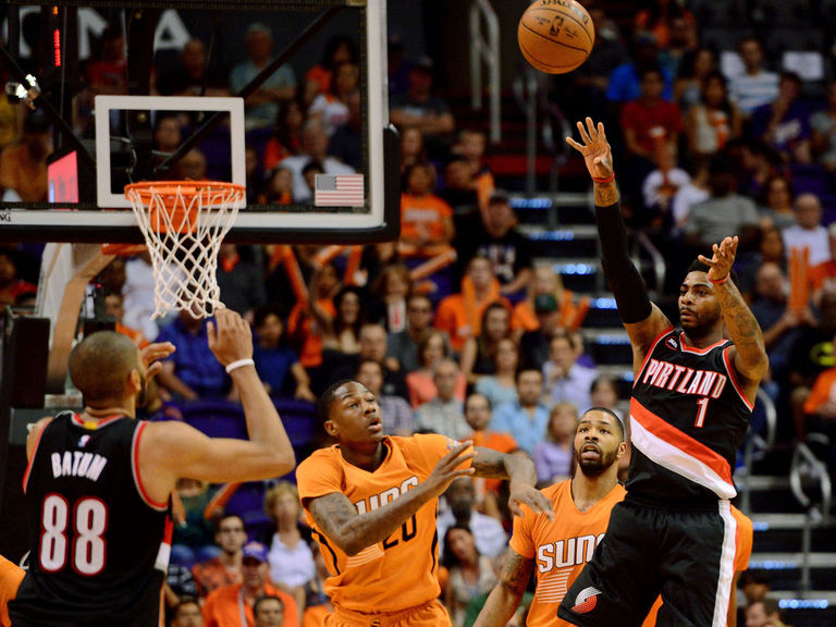 Blazers' Dorell Wright to miss 4-6 weeks with left hand fracture ...