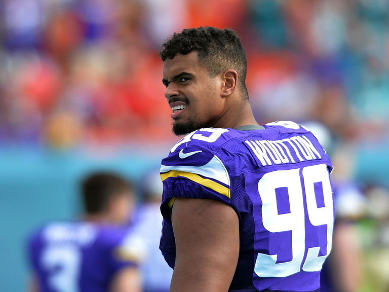 Report: Corey Wootton works out for Titans | theScore.com