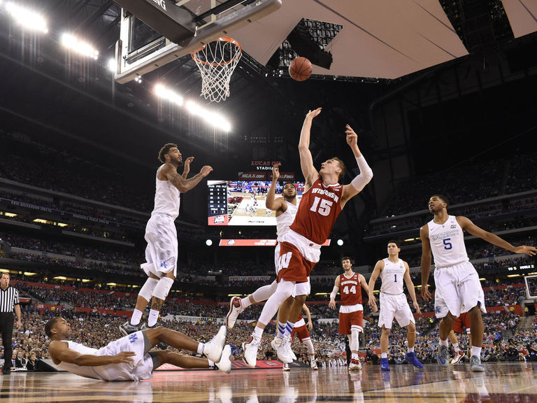 VIDEO: Wisconsin's Sam Dekker with the emphatic and-1 | theScore.com