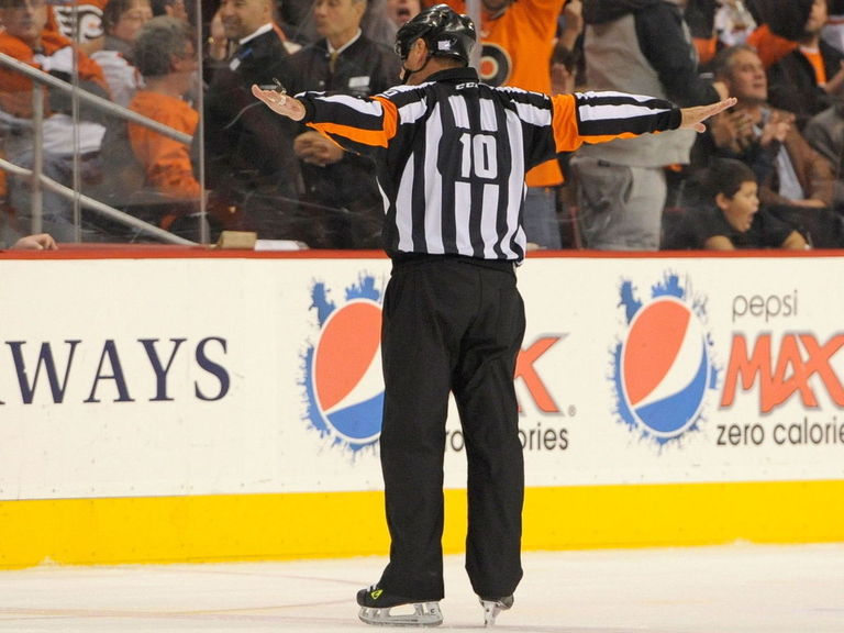 VIDEO: Veteran ref Paul Devorski calls final game Sunday between ...