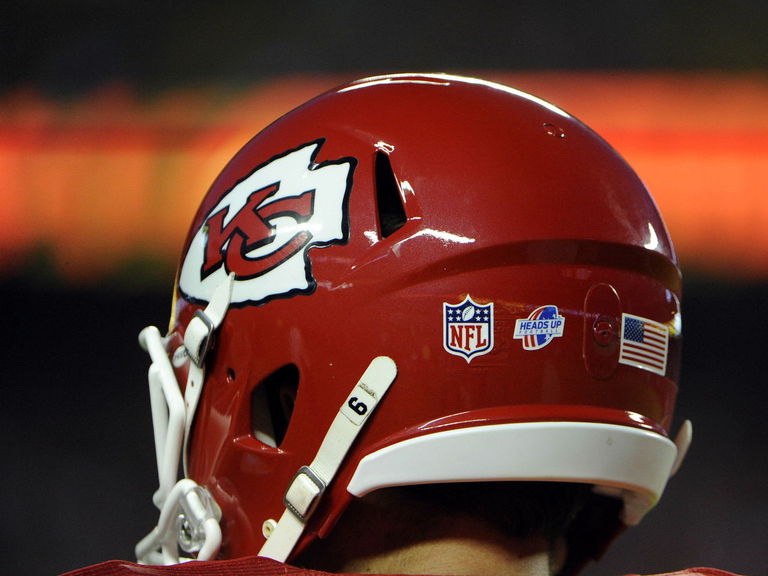 Chiefs release Brandon Hartson | theScore.com