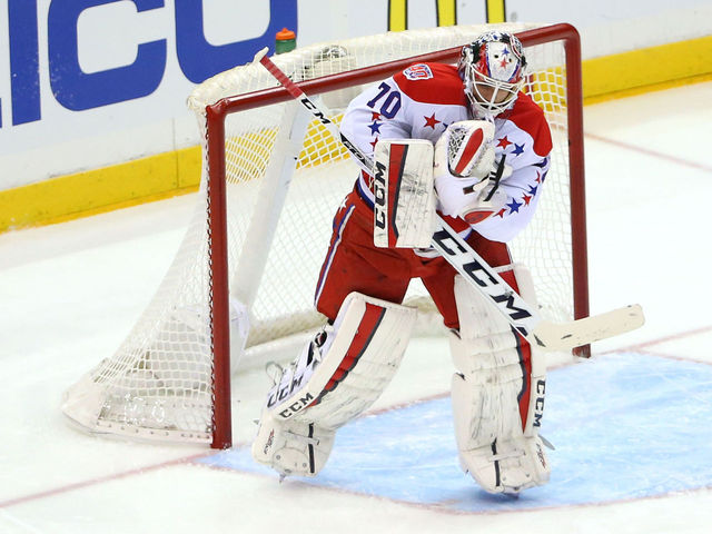 GIF: Islanders' Grabovski nearly dupes Braden Holtby with h…