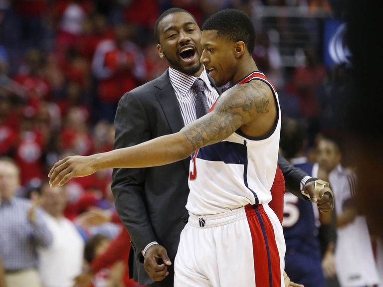 Wall dribbles with injured hand, Game 5 status uncertain | theScore.com