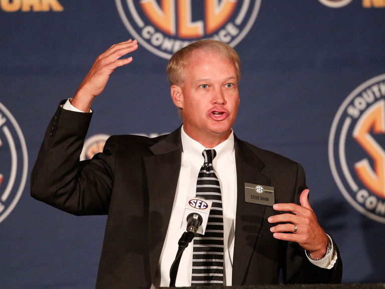 SEC's Steve Shaw defends decision to move to 8-man officiating crews ...