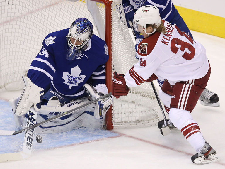 Tim Kennedy signs 1-year deal with KHL's HC Neftekhimik | theScore.com