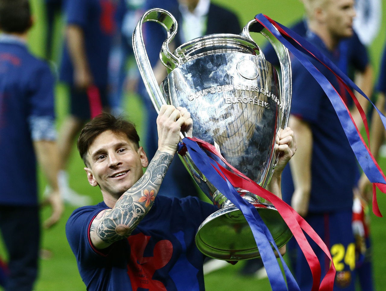 PHOTO GALLERY Barcelona Celebrates Champions League Victory TheScore PHOTO GALLERY Barcelona Celebrates Champions League Victory TheScore