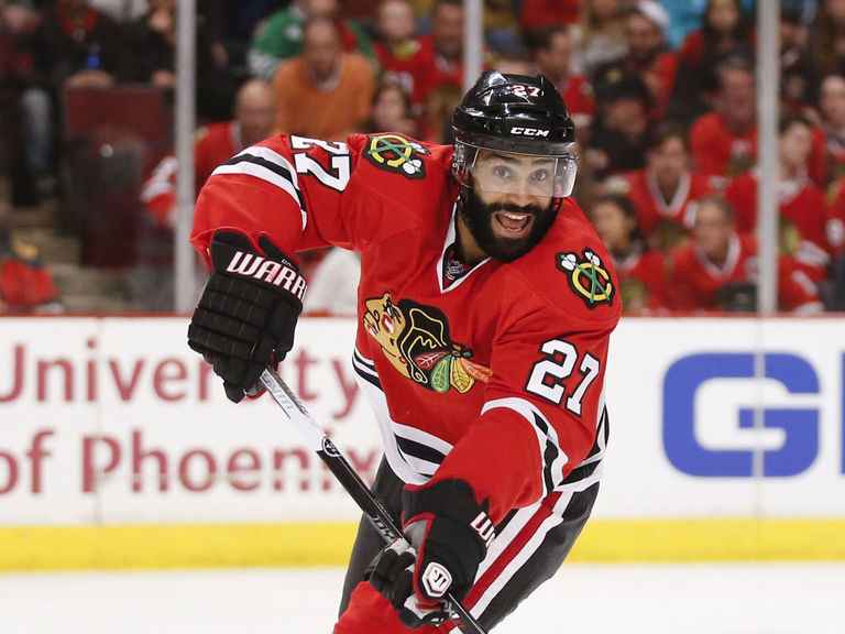 Blackhawks' Johnny Oduya returns to Game 3 vs. Lightning | theScore.com