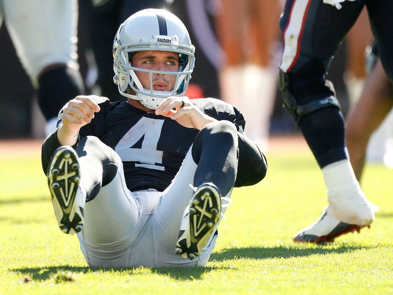 Report: Derek Carr expected to miss Week 2; Raiders reach out to ...