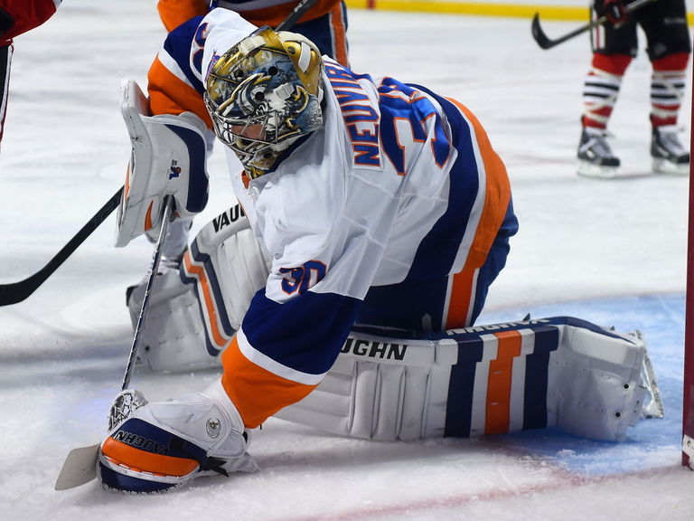 PHOTO: Michal Neuvirth endears himself to Flyers fans with Rocky-themed ...