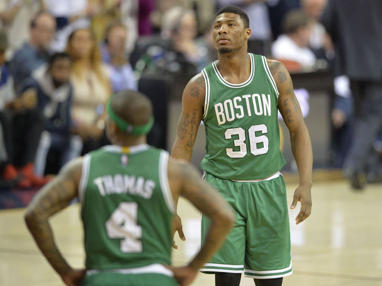 Marcus Smart dislocates 2 fingers in summer league game | theScore.com