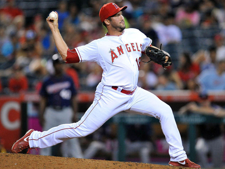 Angels win season-high 7th straight as Street secures 300th save ...