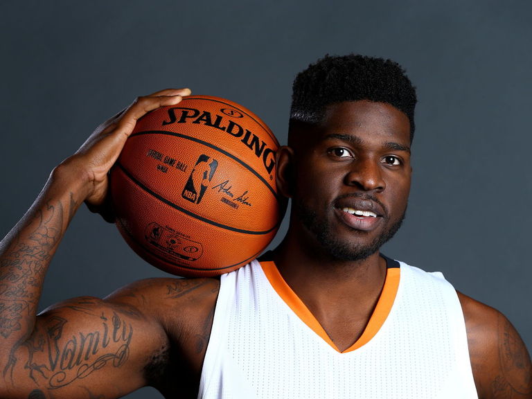 Mavericks officially sign forwards Wilson, Ashley | theScore.com