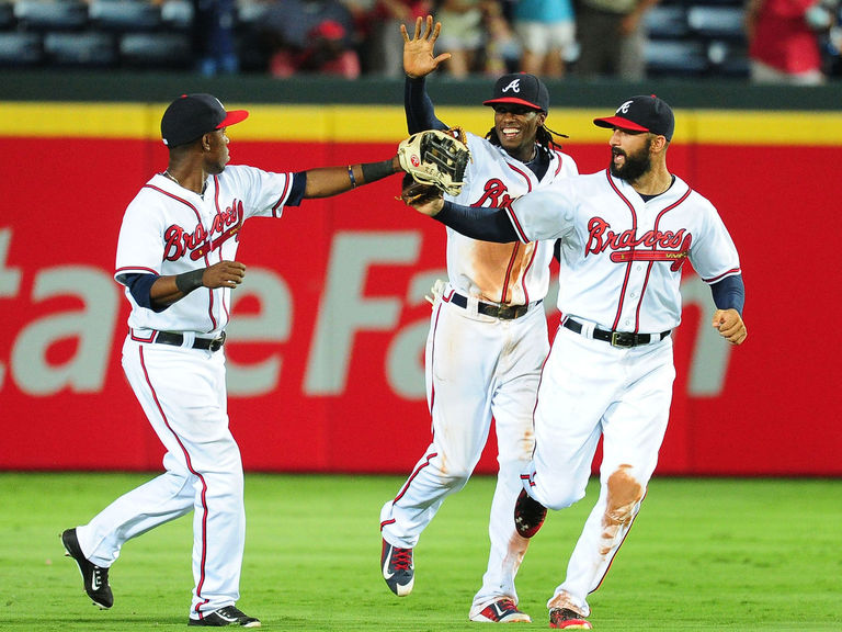 VIDEO: Braves' Perez celebrates failed diving catch as ball rolls away ...