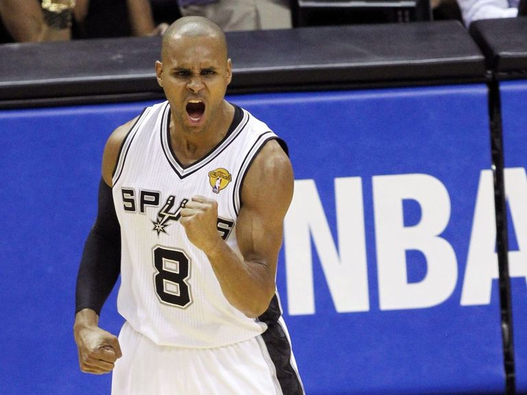 VIDEO: Spurs' ball movement is a joy to watch | theScore.com