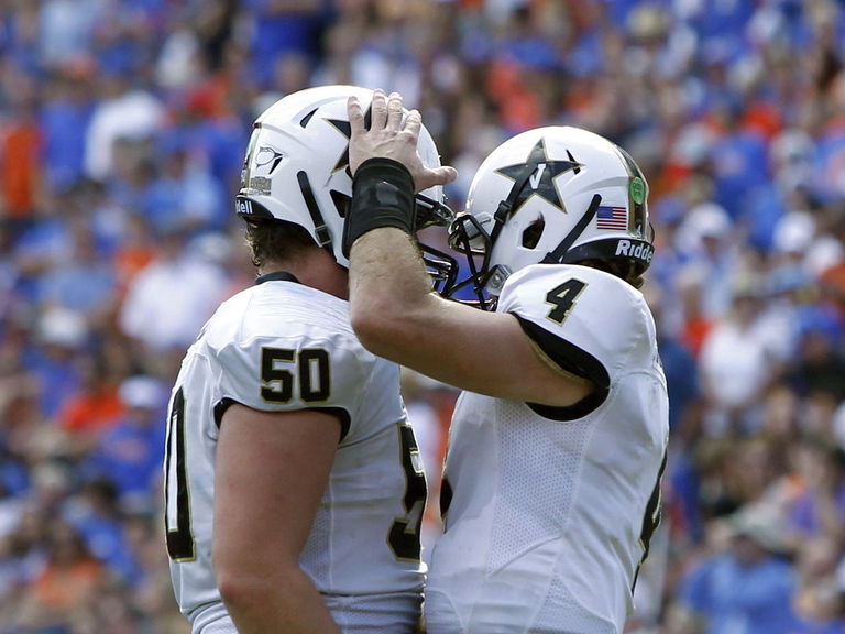Vanderbilt's Andrew Jelks to miss season with knee injury | theScore.com
