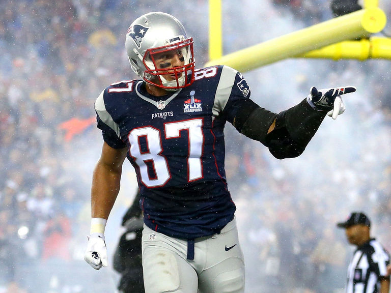 Gronk applauds 'real football hit' from Earl Thomas | theScore.com