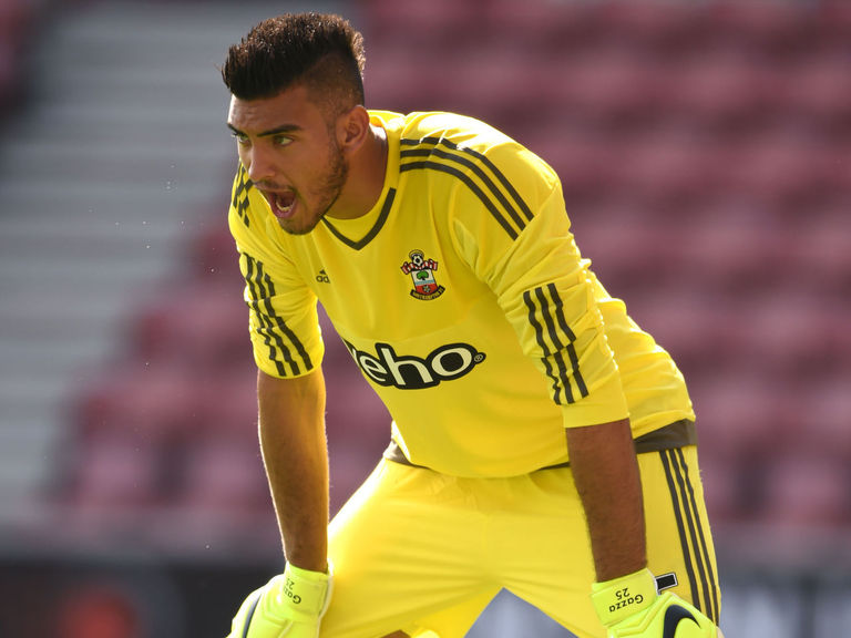 Paulo Gazzaniga extends contract with Southampton until 2019 | theScore.com