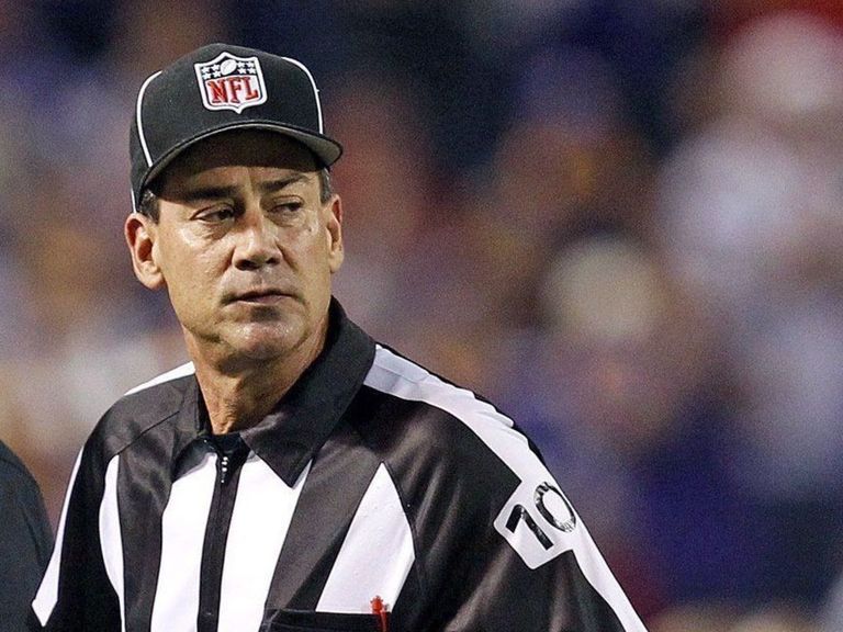 VIDEO: Referee breaks collarbone in Ravens-Broncos game | theScore.com