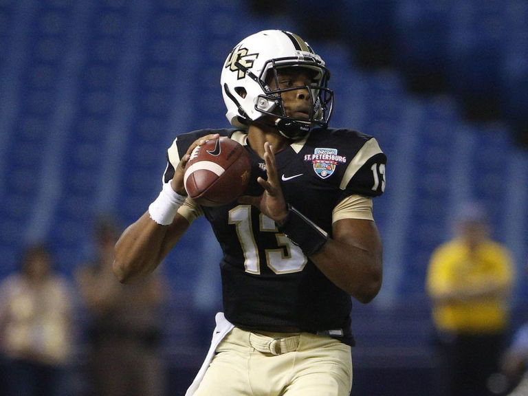 Coach: UCF quarterback Holman out 2-4 weeks with hand injury | theScore.com