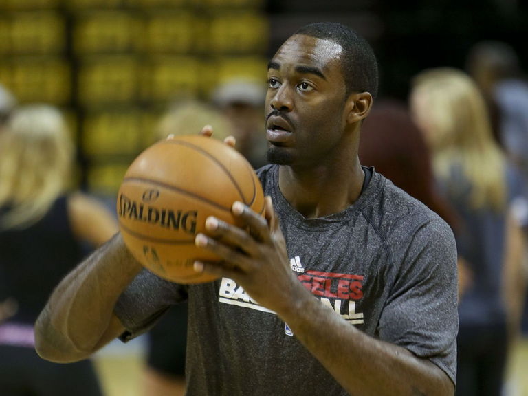 Report: Knicks sign DaJuan Summers to camp deal | theScore.com