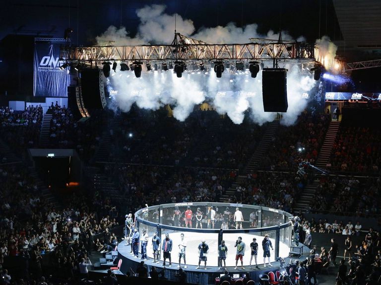 VIDEO: MMA fighter snaps leg during fight | theScore.com