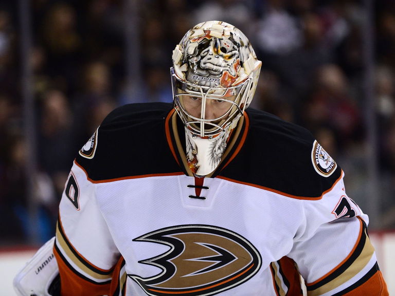 VIDEO: Flyers' LaBarbera coughs puck up, throws stick to prevent goal ...