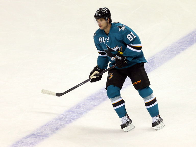 Devils sign Kennedy to 1-year deal, place Tlusty on IR | theScore.com