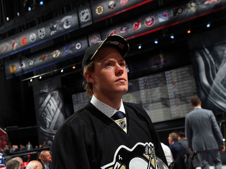Daniel Sprong staying with Penguins, Pouliot assigned to AHL | theScore.com