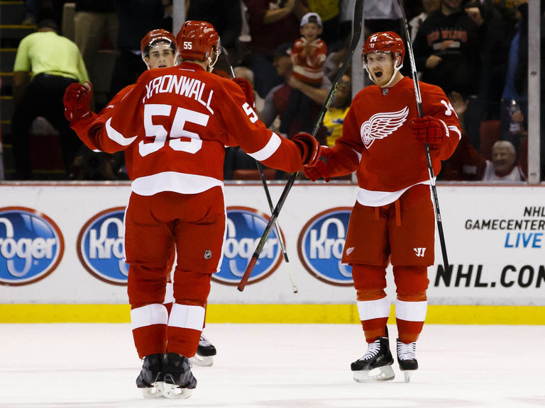 New coach, same old Red Wings | theScore.com