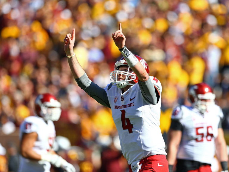 Luke Falk ties Washington State's TD-pass record in 1st half | theScore.com