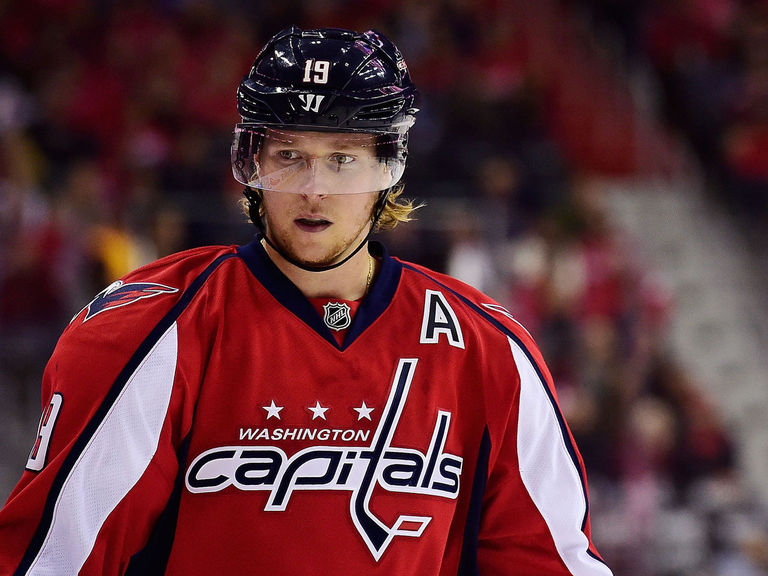 Backstrom debuts with 3 points, leads Capitals over Hurricanes ...