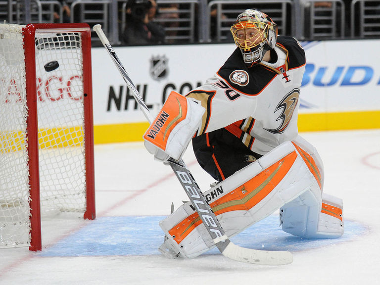 Ducks' Anton Khudobin commands 2nd straight start | theScore.com
