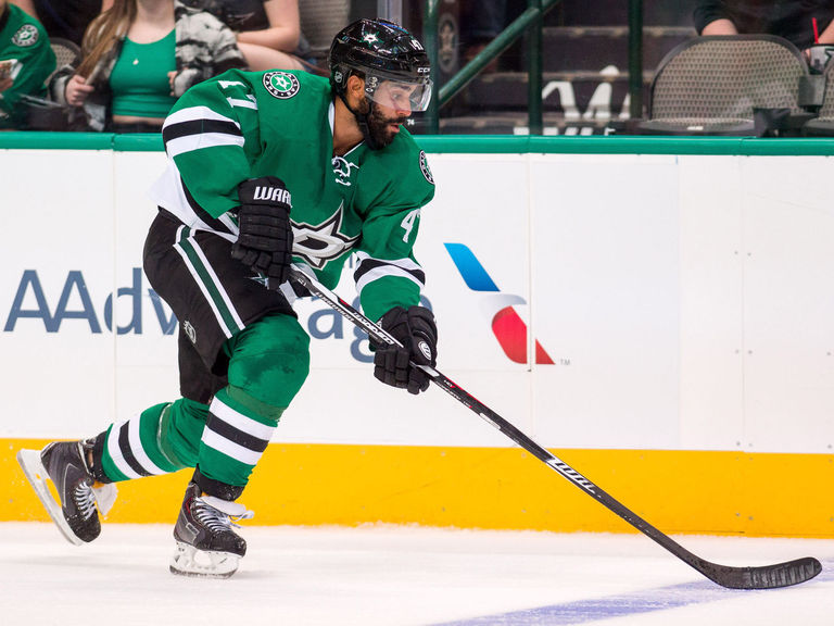 VIDEO: Oduya scores 1st goal with Stars on blueline floater | theScore.com