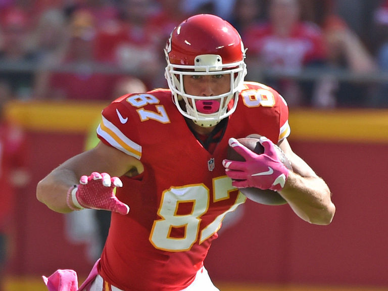 VIDEO: Travis Kelce hits The Quan following TD | theScore.com