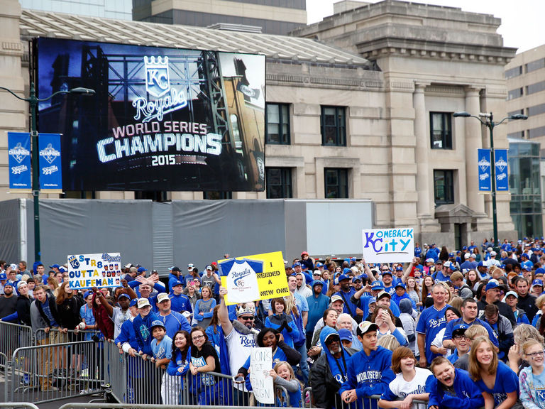 PHOTOS: Royals parade through KC to celebrate World Series title ...