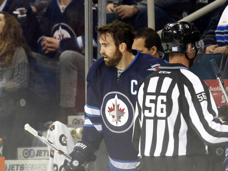 VIDEO: Ladd comes to Wheeler's defense, bloodies Umberger | theScore.com