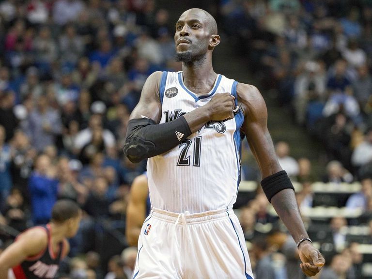 Timberwolves owner: KG wants to be back for 2016-17 | theScore.com