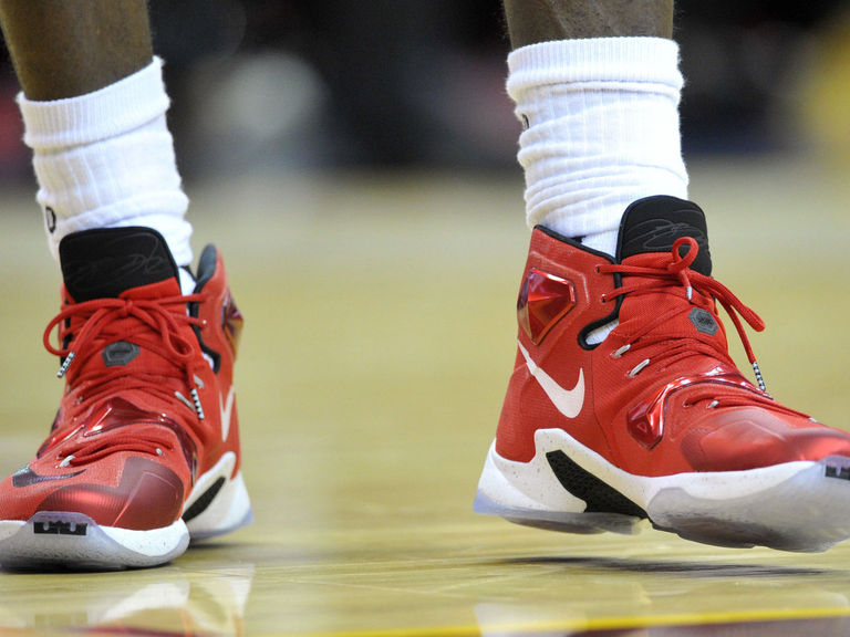 VIDEO: Student bullied over shoes given LeBrons by classmate | theScore.com