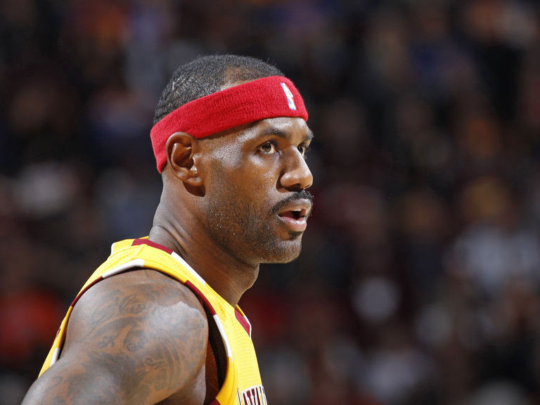 PHOTO: LeBron unleashes new hipster chic 'stache | theScore.com
