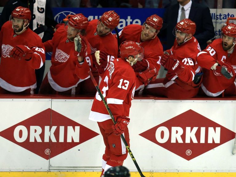 Pavel Datsyuk buries 300th career goal | theScore.com