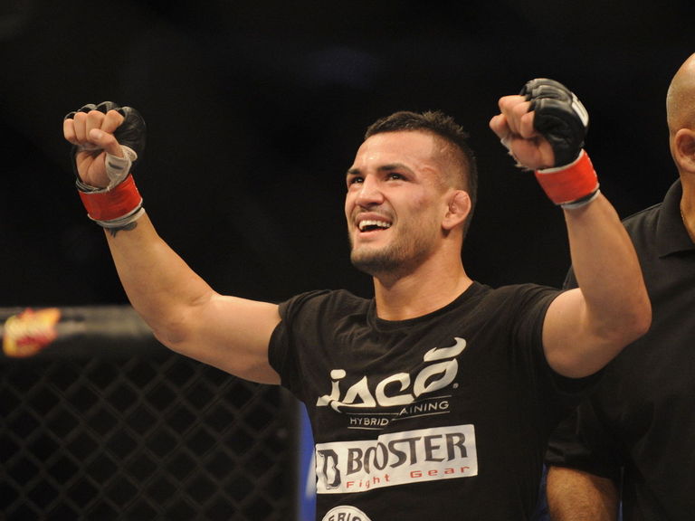 Bektic makes triumphant return to Octagon with 1st-round submission ...