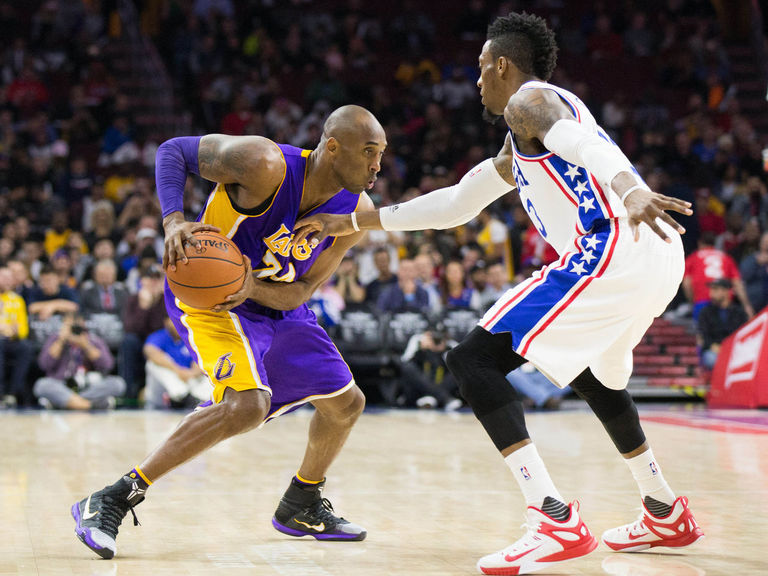 VIDEO: Kobe drops vintage reverse layup on 76ers | theScore.com