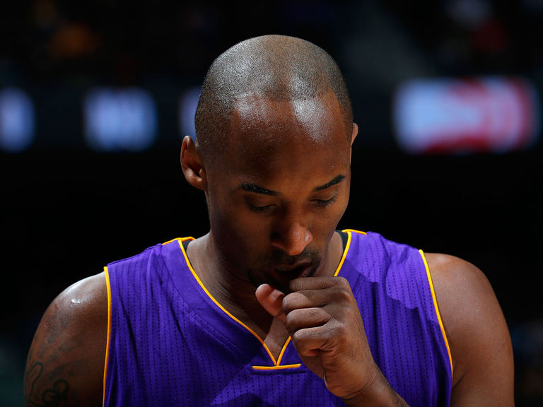 VIDEO: Pistons give Kobe boxing-style introduction | theScore.com