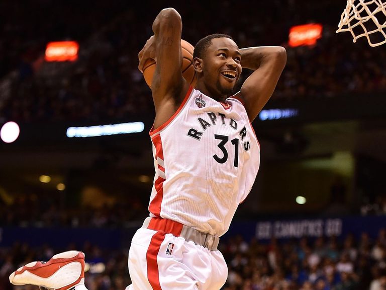 VIDEO: Terrence Ross crosses the Atlantic to dunk on Magic | theScore.com